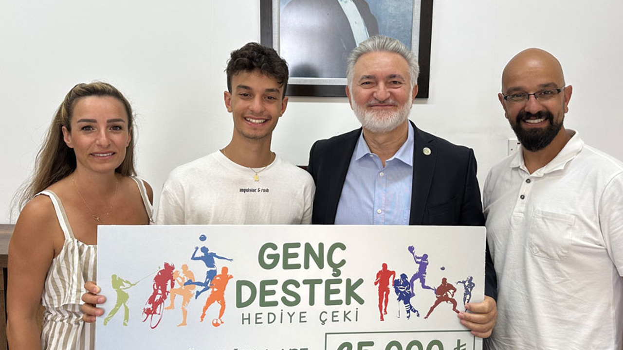 Evkaf Genç Yeteneklerin Yanında